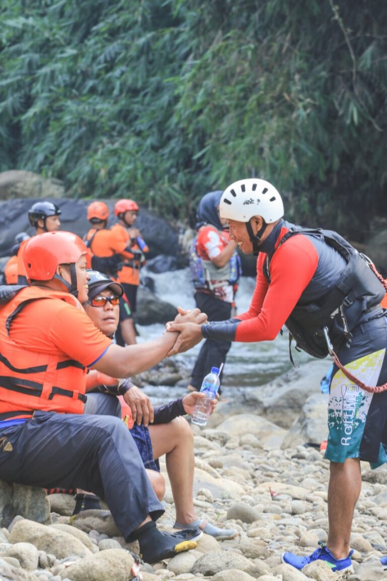 Rafting Di Citarik Sukabumi Bersama Rapids Adventure